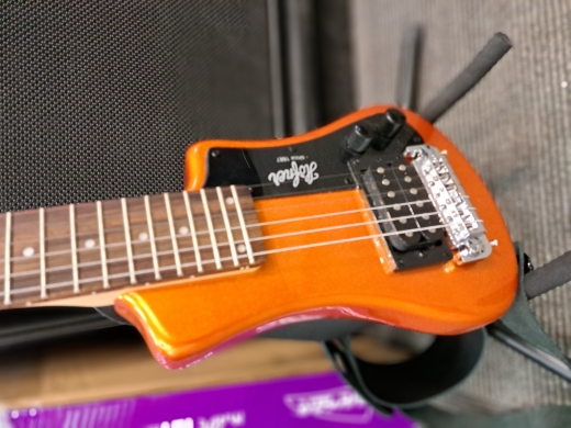 Gear Hunter | HOFNER MINI ELECTRIC GUITAR